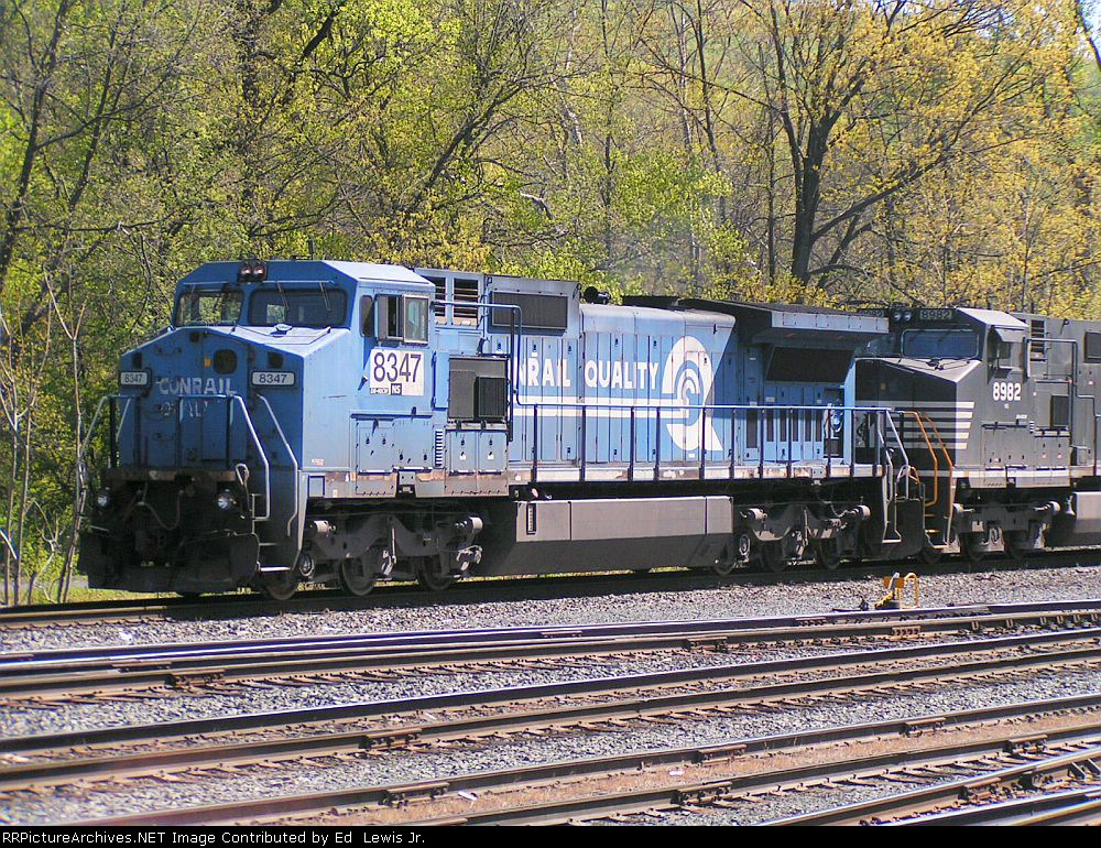 NS 8347 in Conrail paint